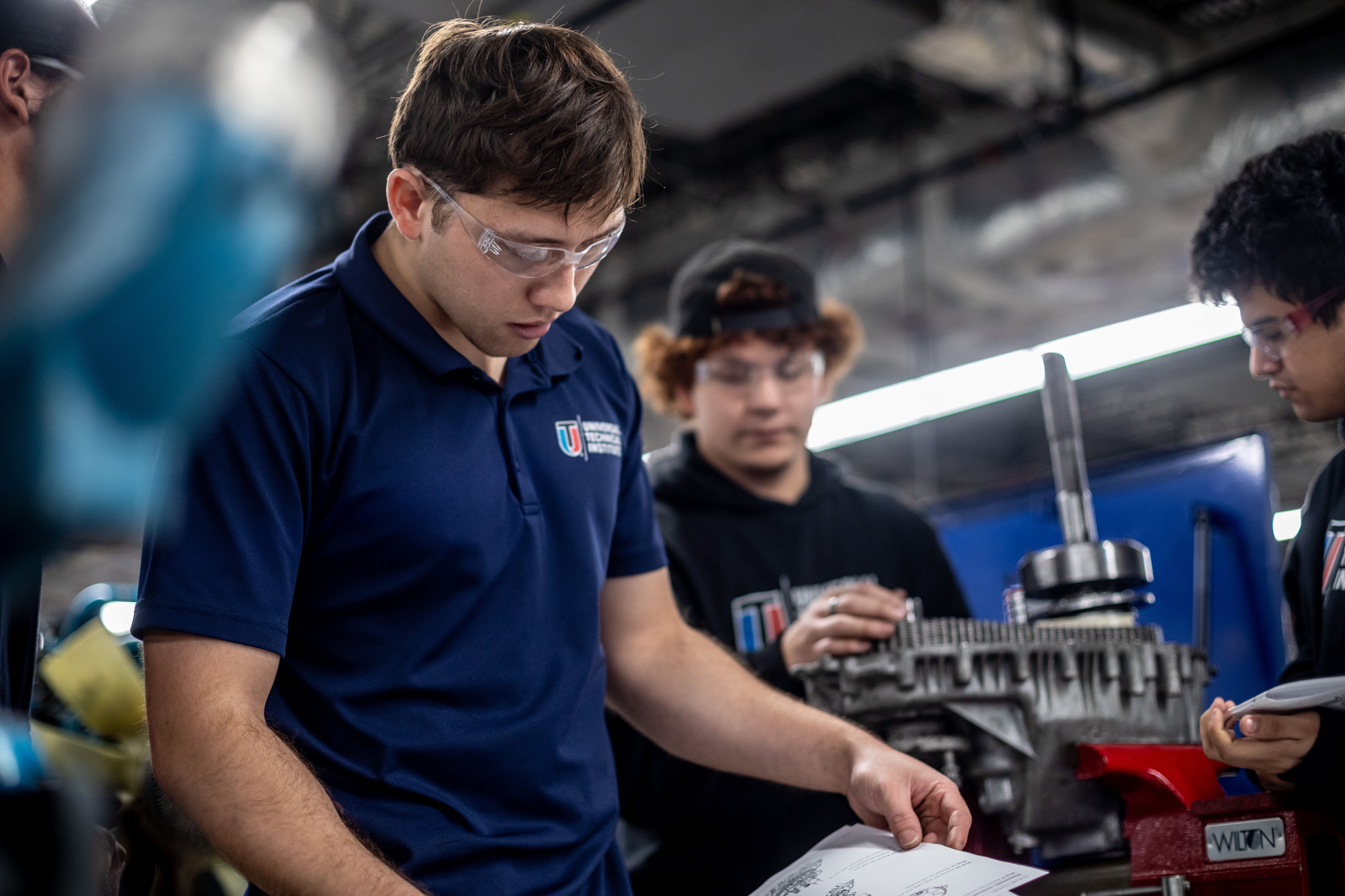 Diesel Mechanic Salary: A Guide for US Residents