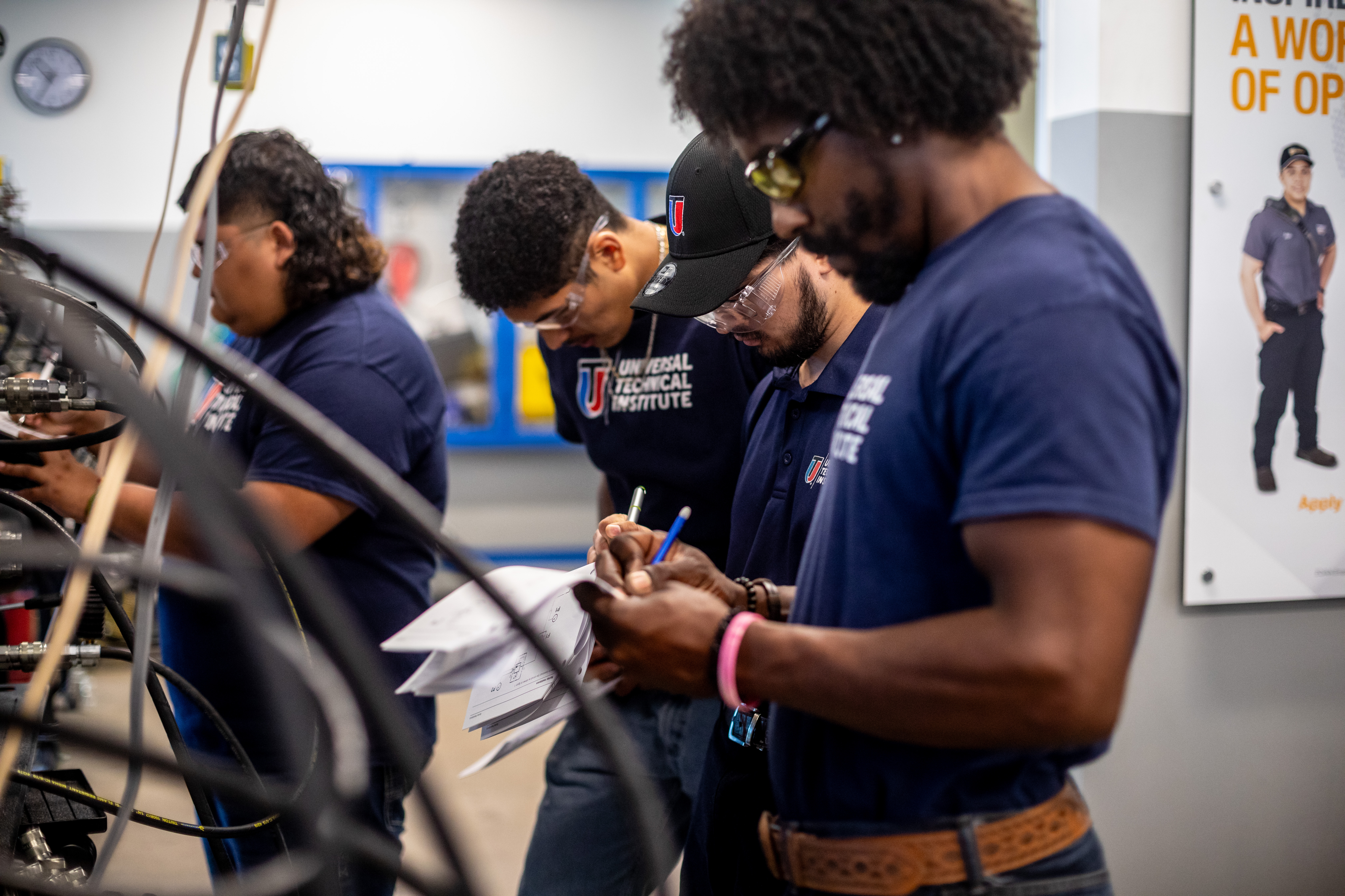 Diesel Mechanic School: Top Reasons to Pursue a Career