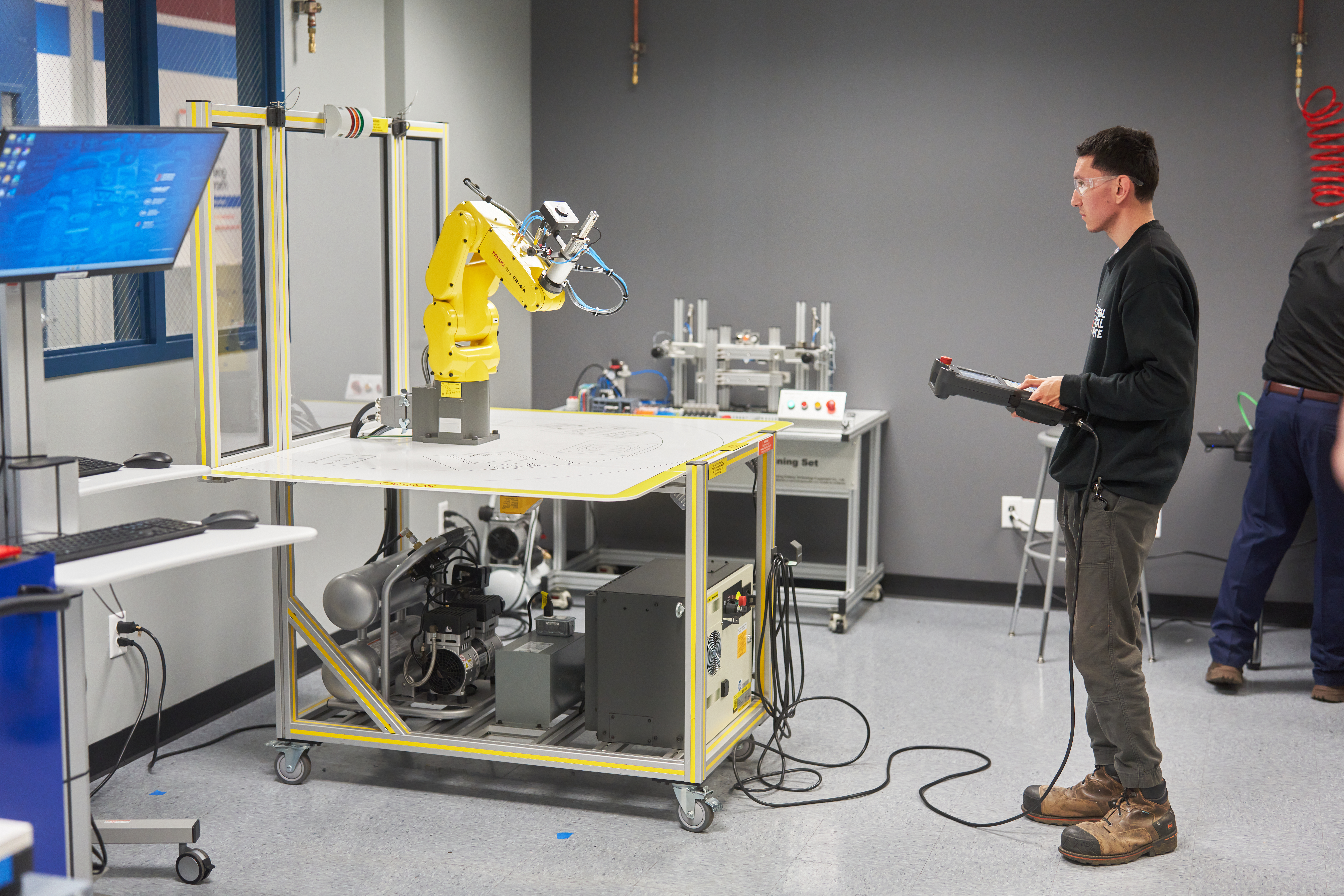 What is an Industrial Robot? | UTI