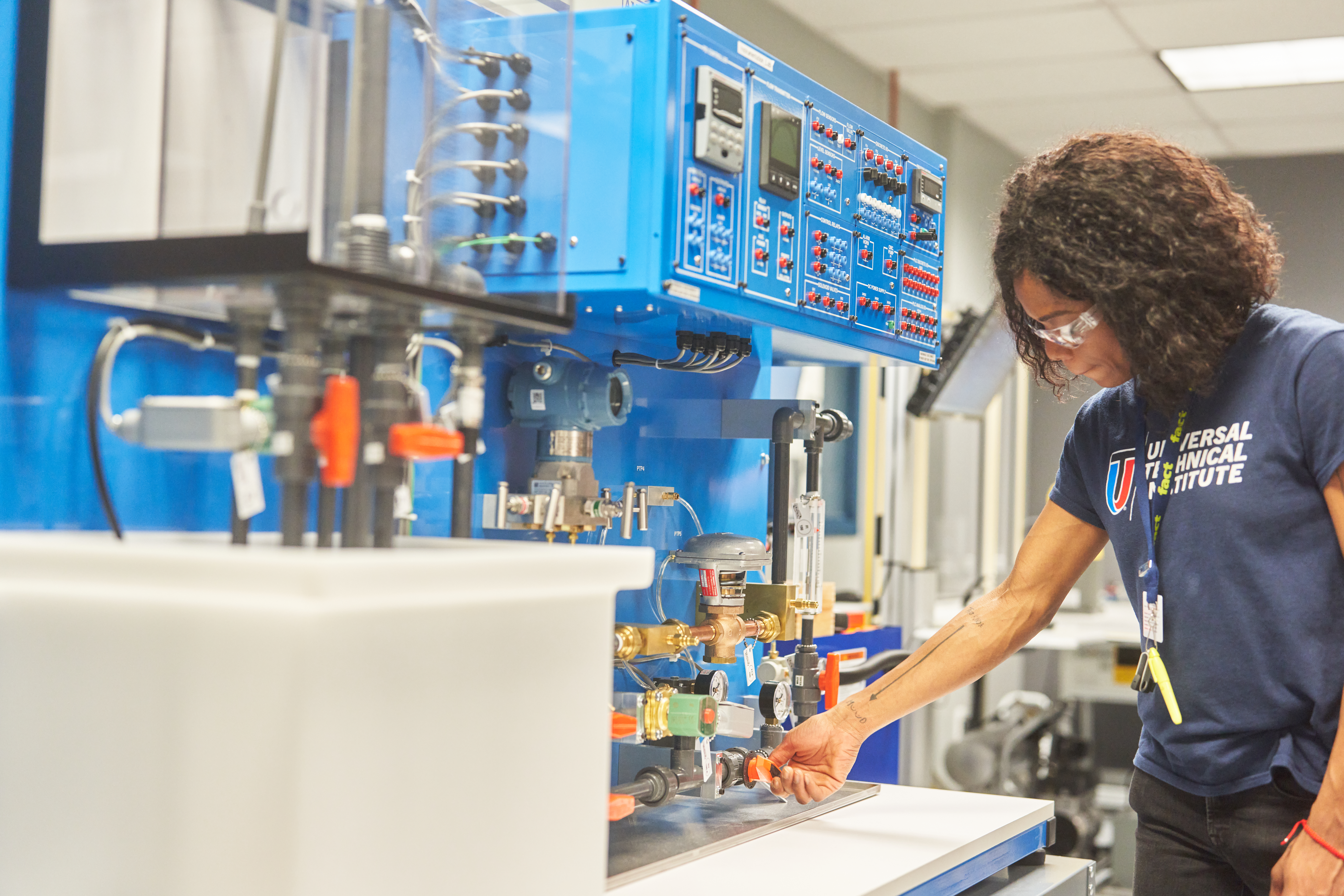 How to Become a Control Systems Technician | UTI