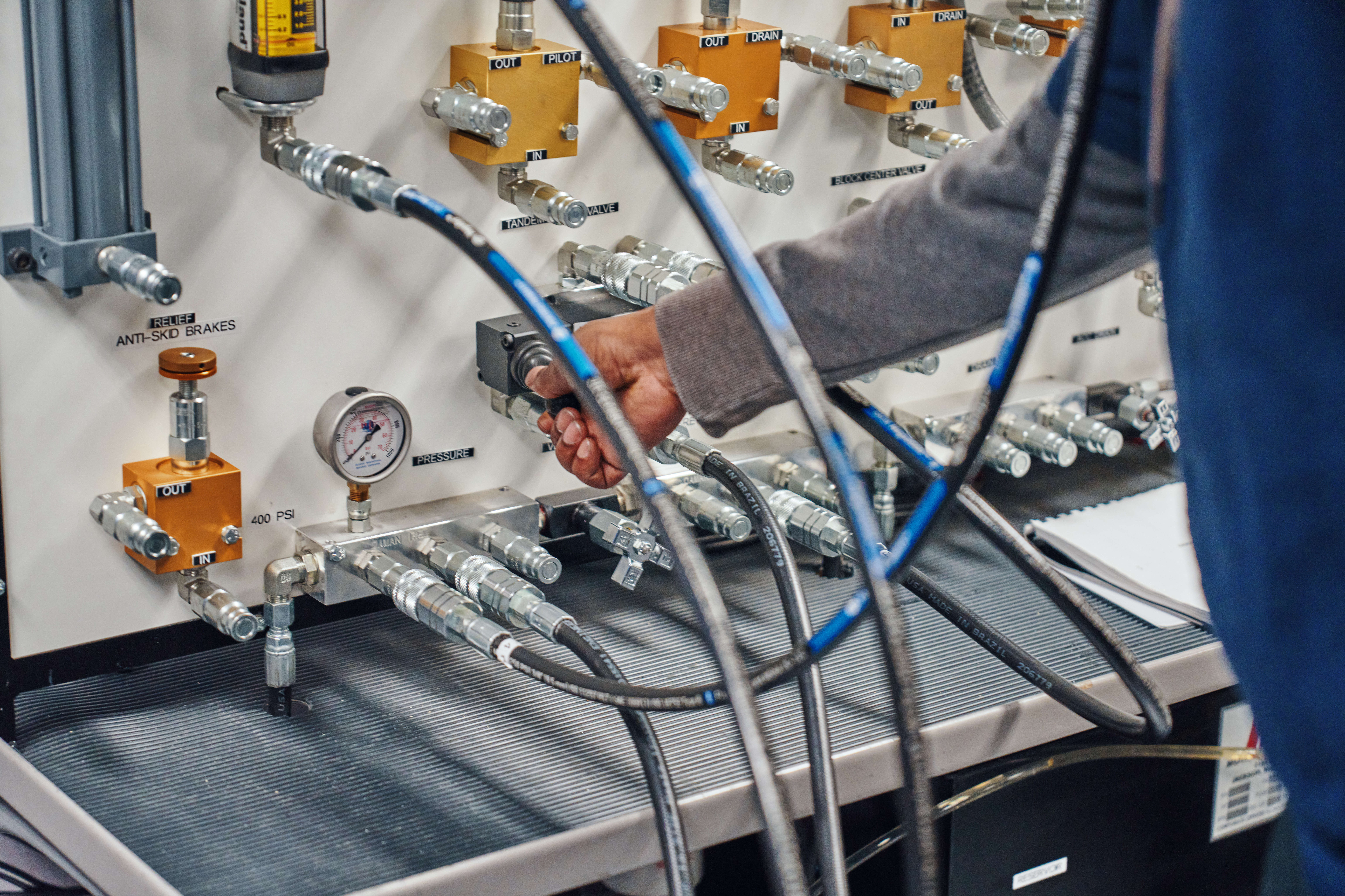 Robotics & Automation: An Ultimate Guide | UTI