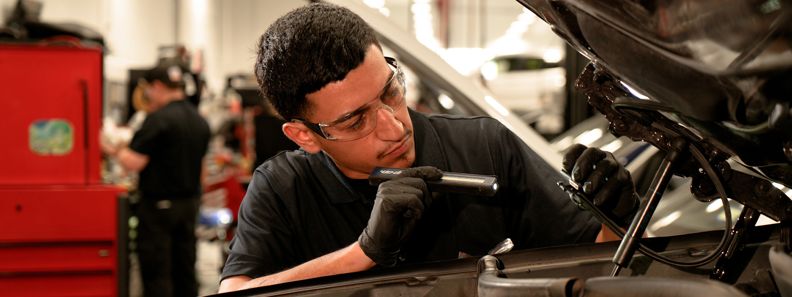How Automotive Repair Shops Work: Inside the Service Department | UTI