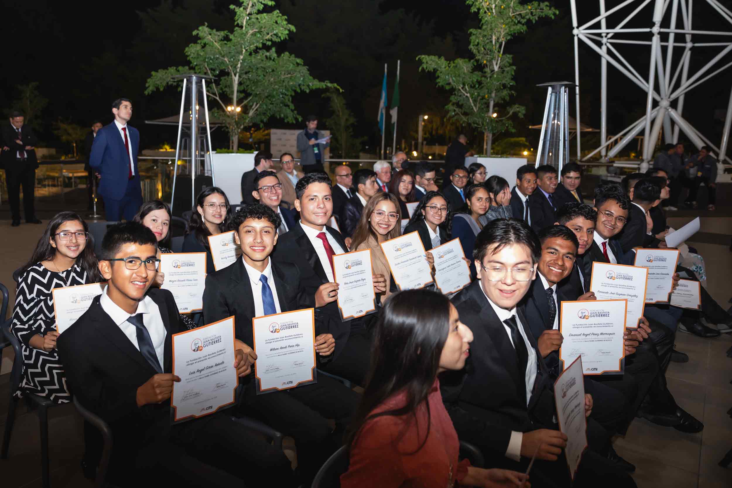 Becas Fundación JBG y UVG: 24 años de brindar oportunidades a ...