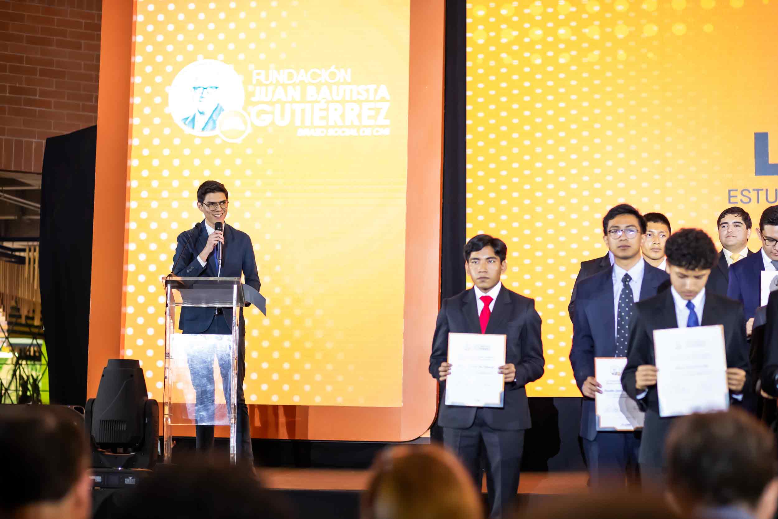 Becas Fundación JBG y UVG: 24 años de brindar oportunidades a ...