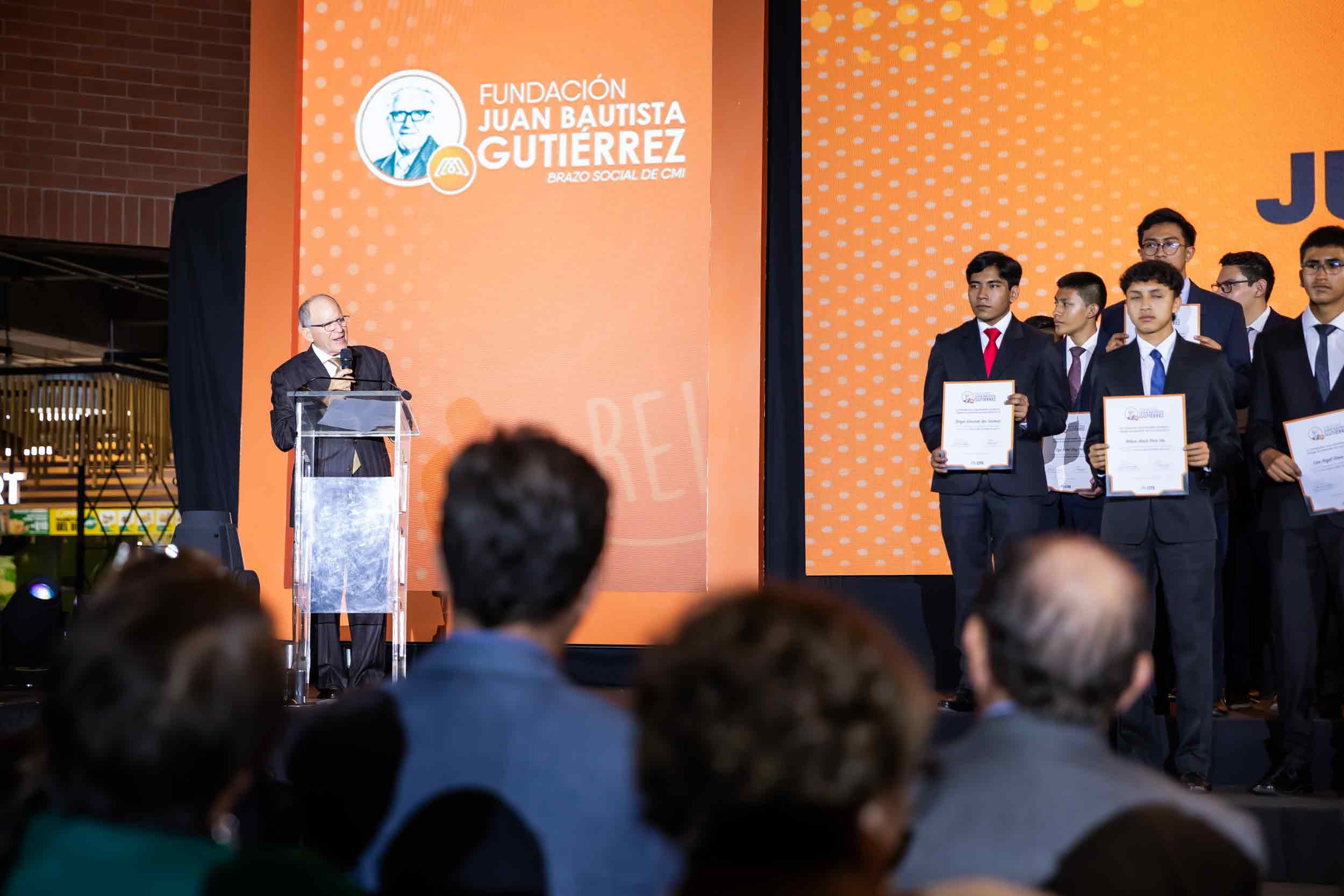 Becas Fundación JBG y UVG: 24 años de brindar oportunidades a ...