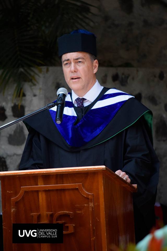 El acto con mayor número de graduandos en la historia de UVG, Campus ...