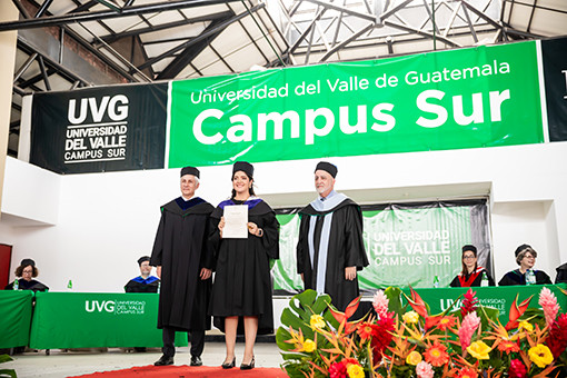 Graduaciones en UVG Campus Sur celebran el poder transformador de la ...