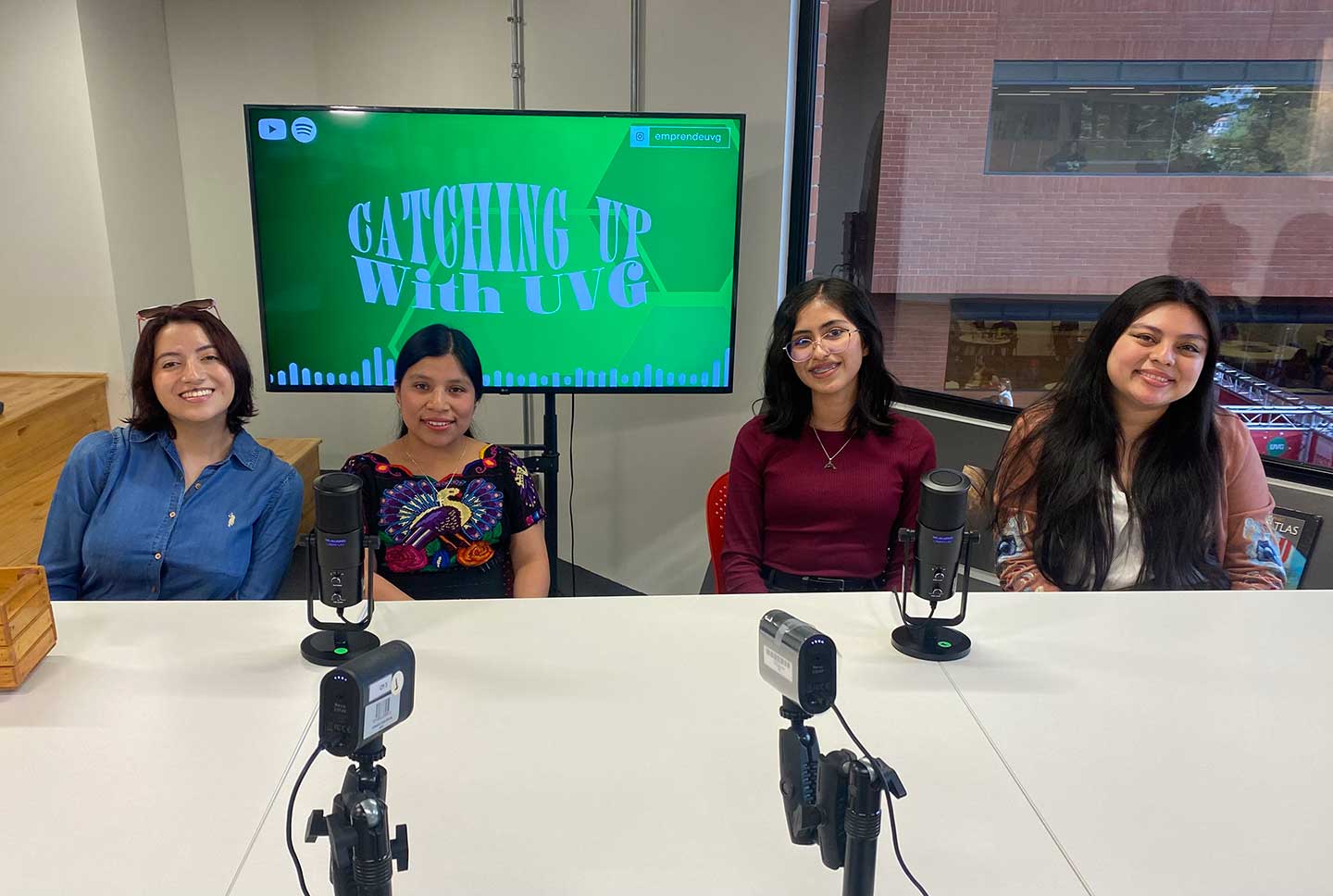 Pódcast Catching up with UVG: Líderes que inspiran a la Comunidad UVG ...