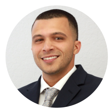 Christopher Bueno headshot