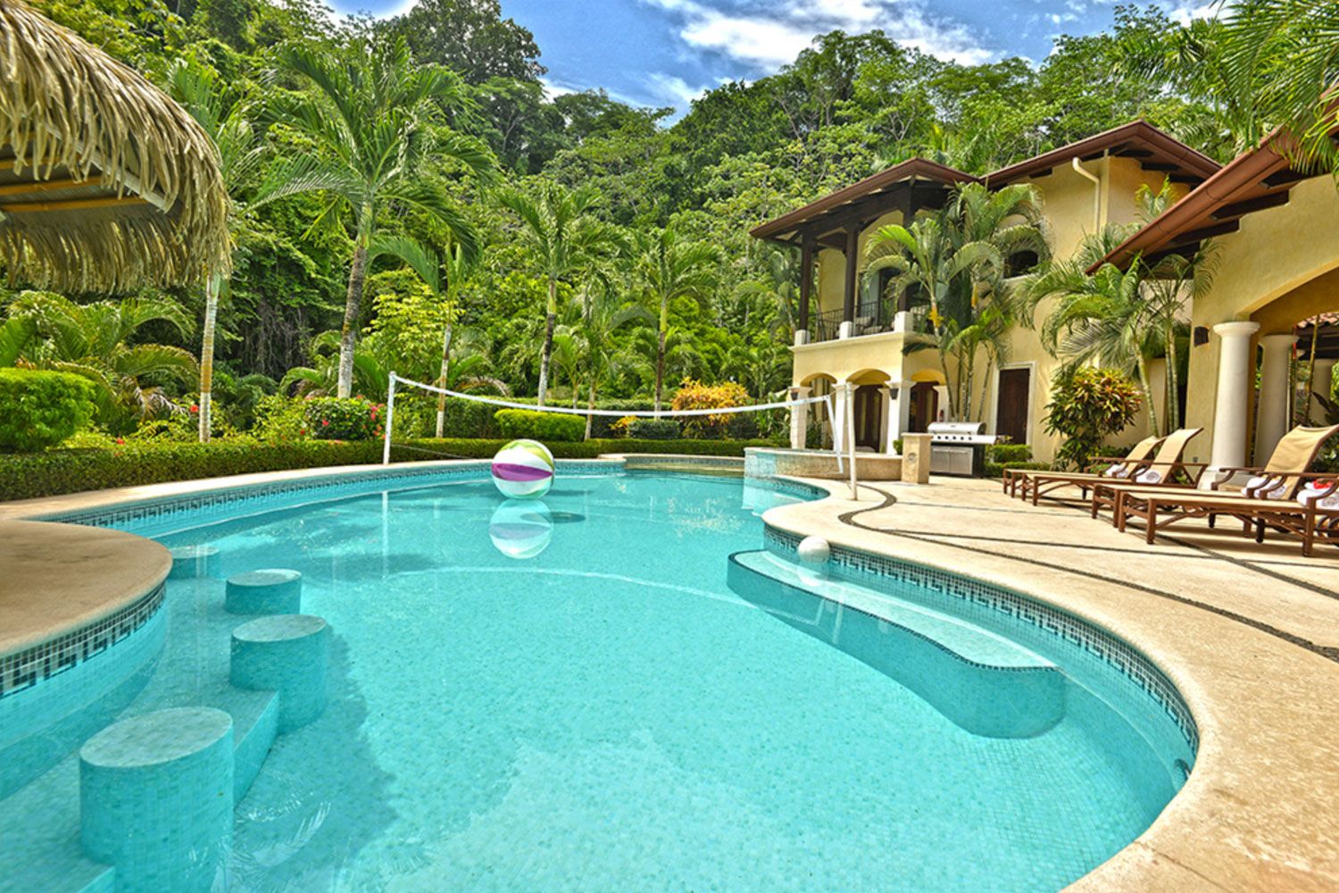 Los Sueños Vacation Rentals | Casa Tropical