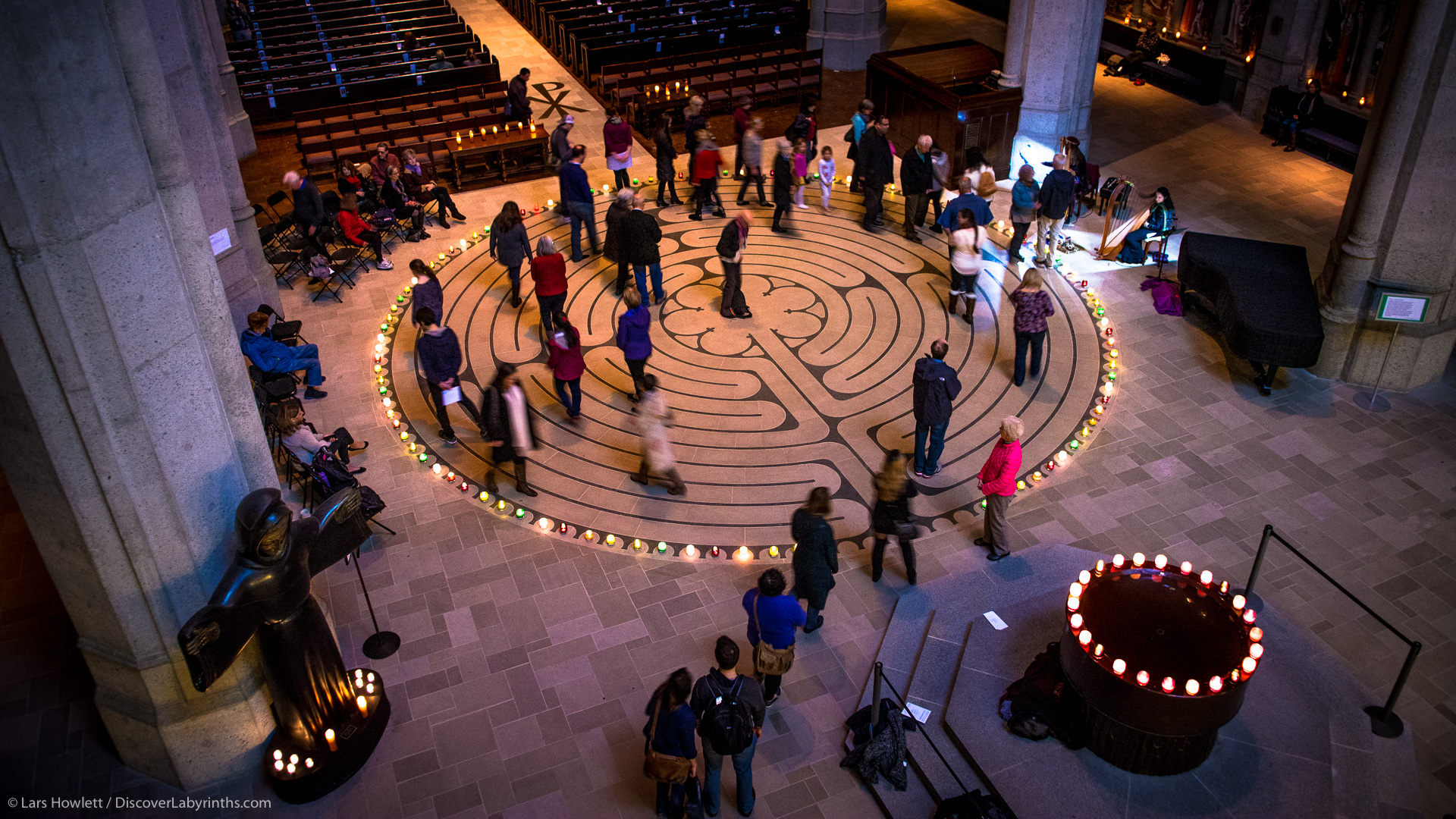 Labyrinths: Find Your Enlightened Path to Mindfulness and Reflection