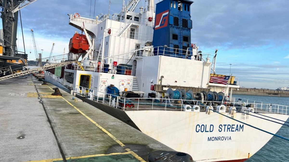 Port of Dover Cargo processes its largest supply of fresh fruit during ...