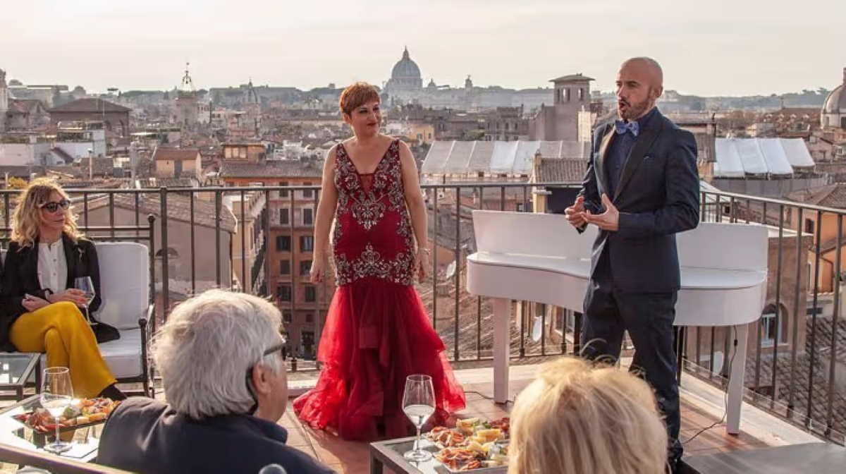 Rooftop Bar Opera Show, experience the emotions of the great Italian ...