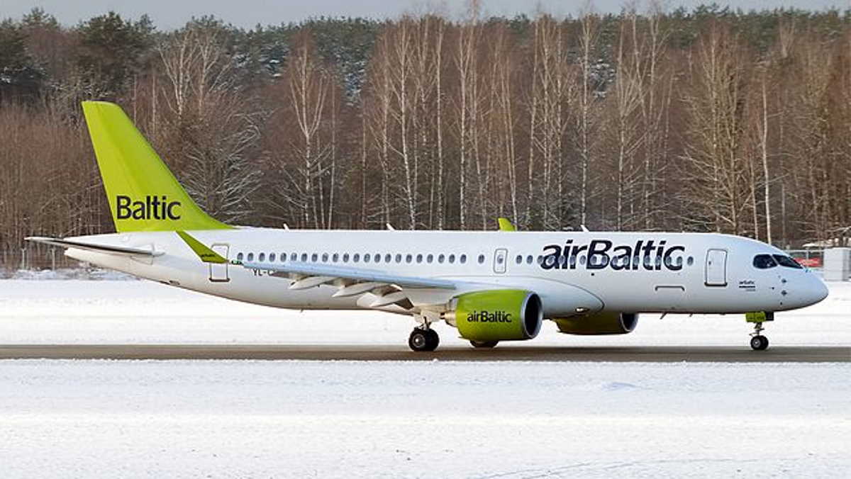 airBaltic flight slid off runway in Riga due to heavy snow | News ...