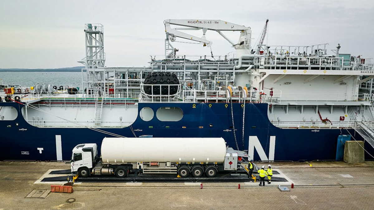 Avenir LNG conducts Germany’s first LNG ship-to-truck unloading operation | Companies | POST ...