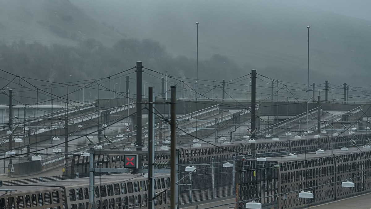 Colt completes Channel Tunnel dark fibre build linking London and Paris ...