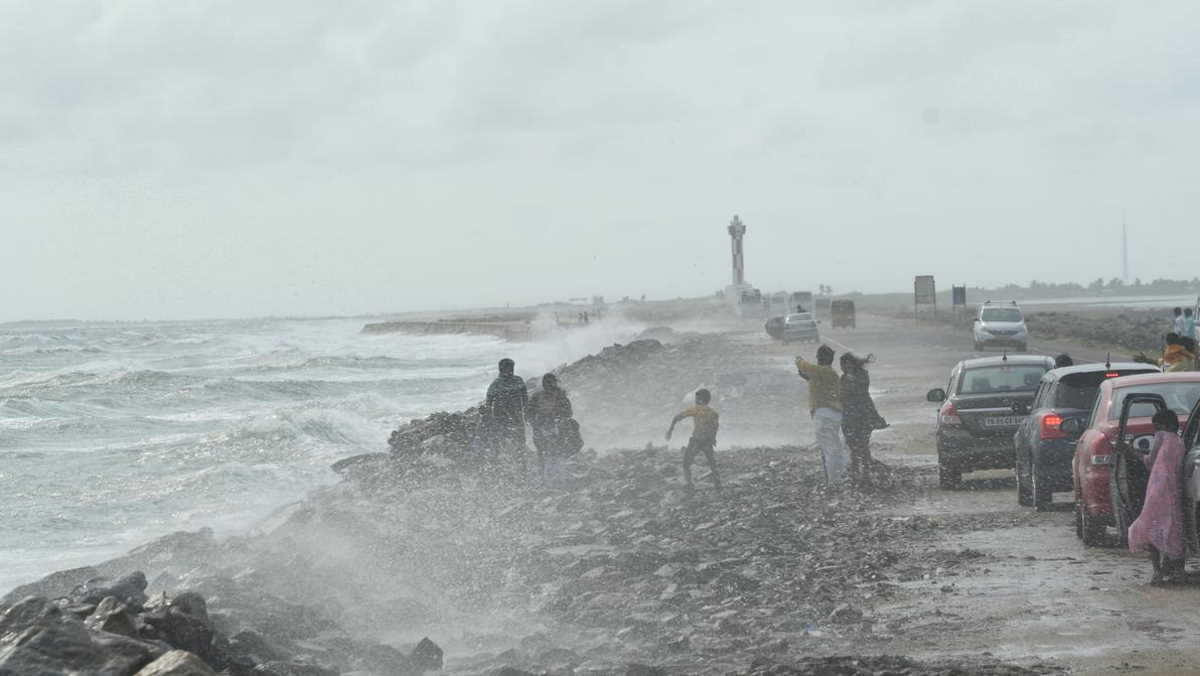 Cyclone Mocha heads to Bangladesh and Myanmar, wind 140 kph, thousands ...