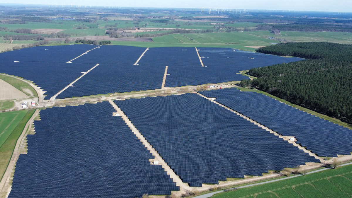 Astronergy modules stably generating at Europe's largest TOPCon PV ...