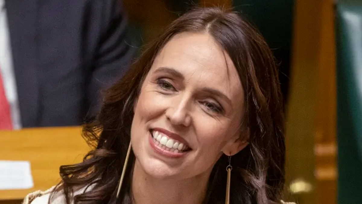 Jacinda Ardern gets standing ovation after last speech to New Zealand ...