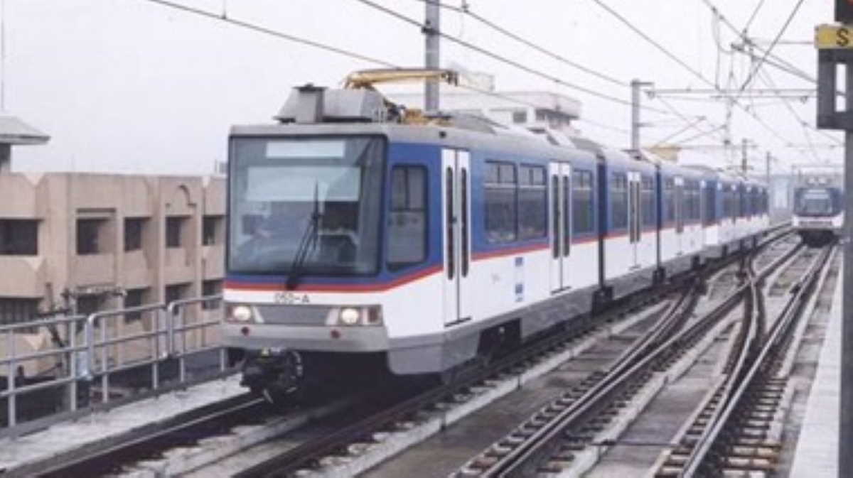 Philippines: Metro passengers got one month free train rides | Business ...