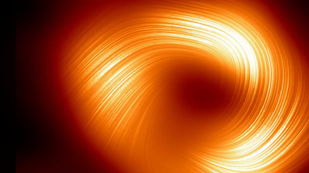 Astronomers unveil strong magnetic fields spiraling at the edge of ... Astronomers unveil strong magnetic fields spiraling at the edge of ...