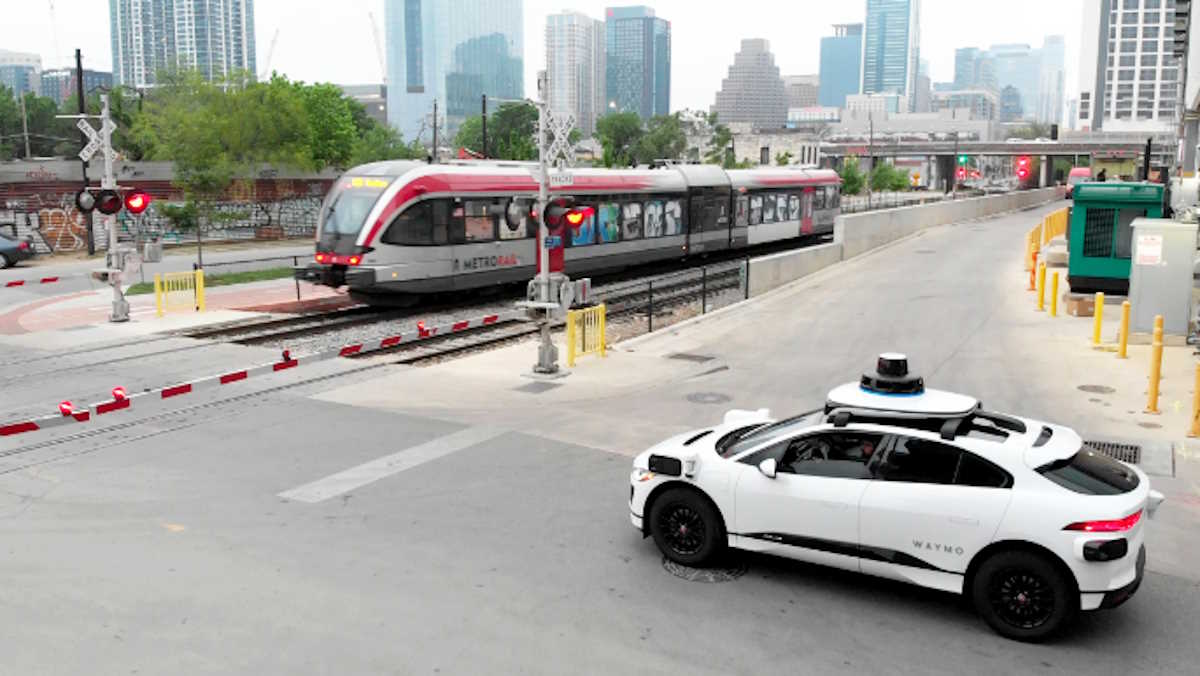 Waymo to start offering free driverless robotaxi services in Los ...