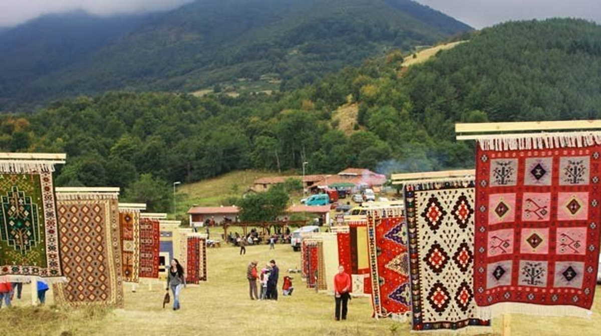 Festival of Chiprovtsi Carpet that found their place in British royal ...