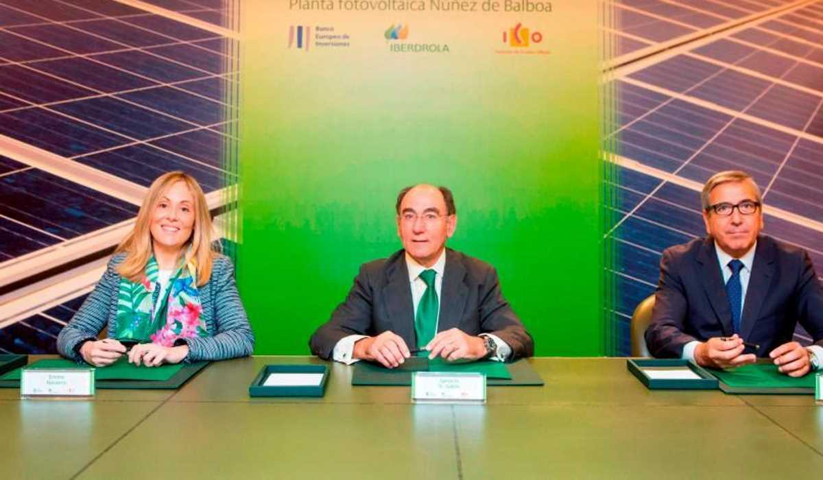 Iberdrola signs financing deal for largest photovoltaic power plant ...