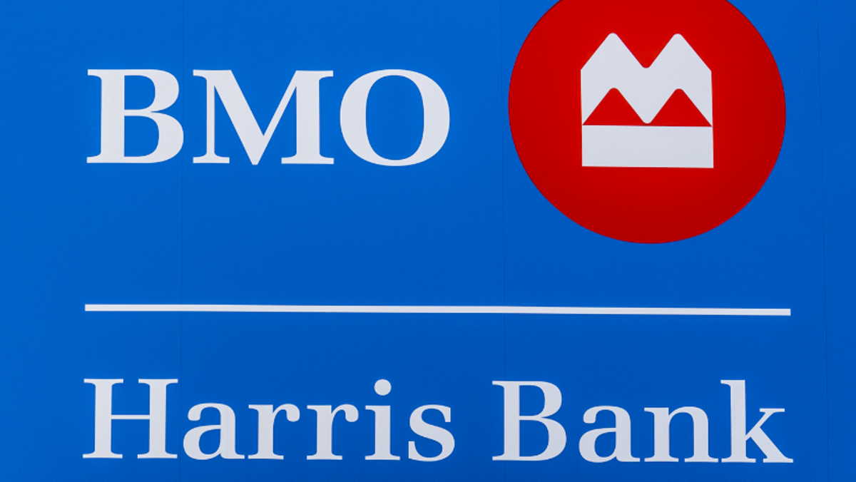 BMO Harris Bank hikes minimum hourly wage to $20 per hour | Companies ...