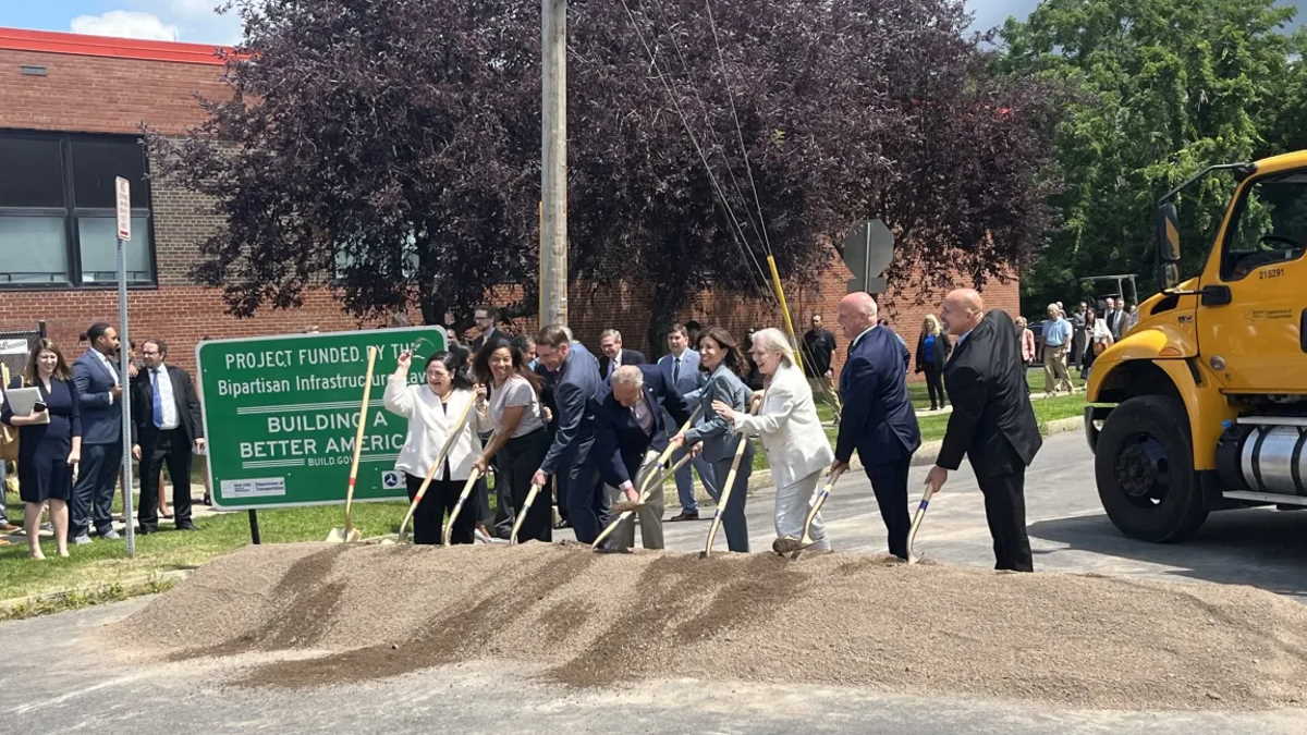 $2.25 billion project New York Community Grid project started ...