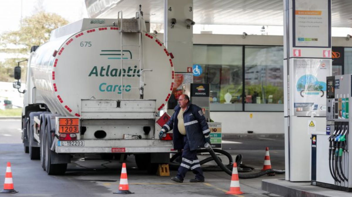 Portugal's fuel-tanker drivers to start indefinite strike from Monday ...