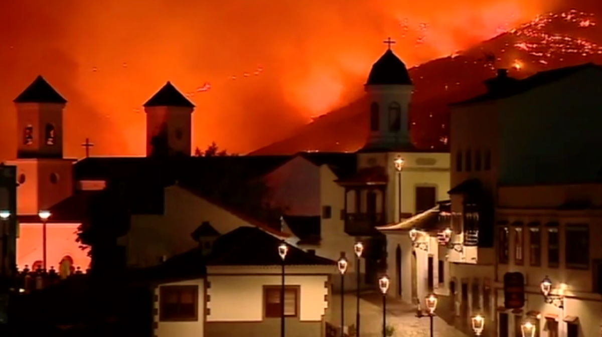 Thousands evacuated in Greece and Spain after raging wildfires | News ...