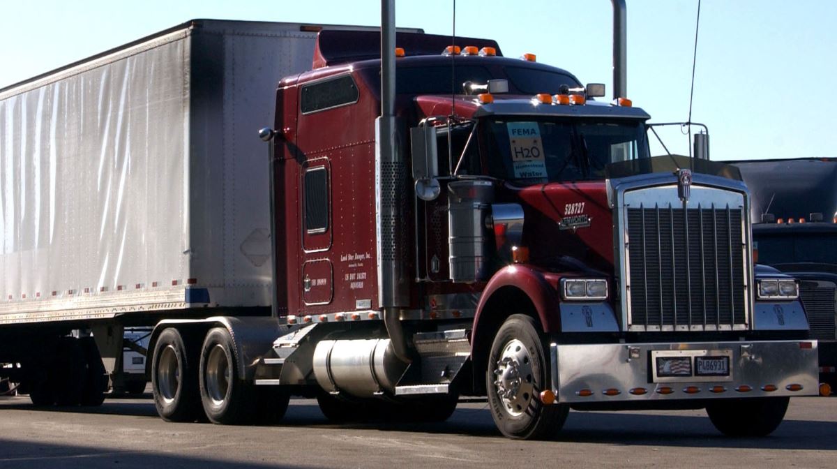 U.S. truck load volumes accelerate but heavy-duty truck orders lowest ...