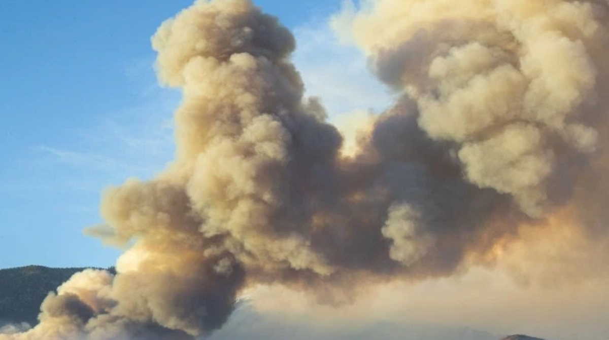 Apple Fire prompting new evacuation warning in Southern California ...