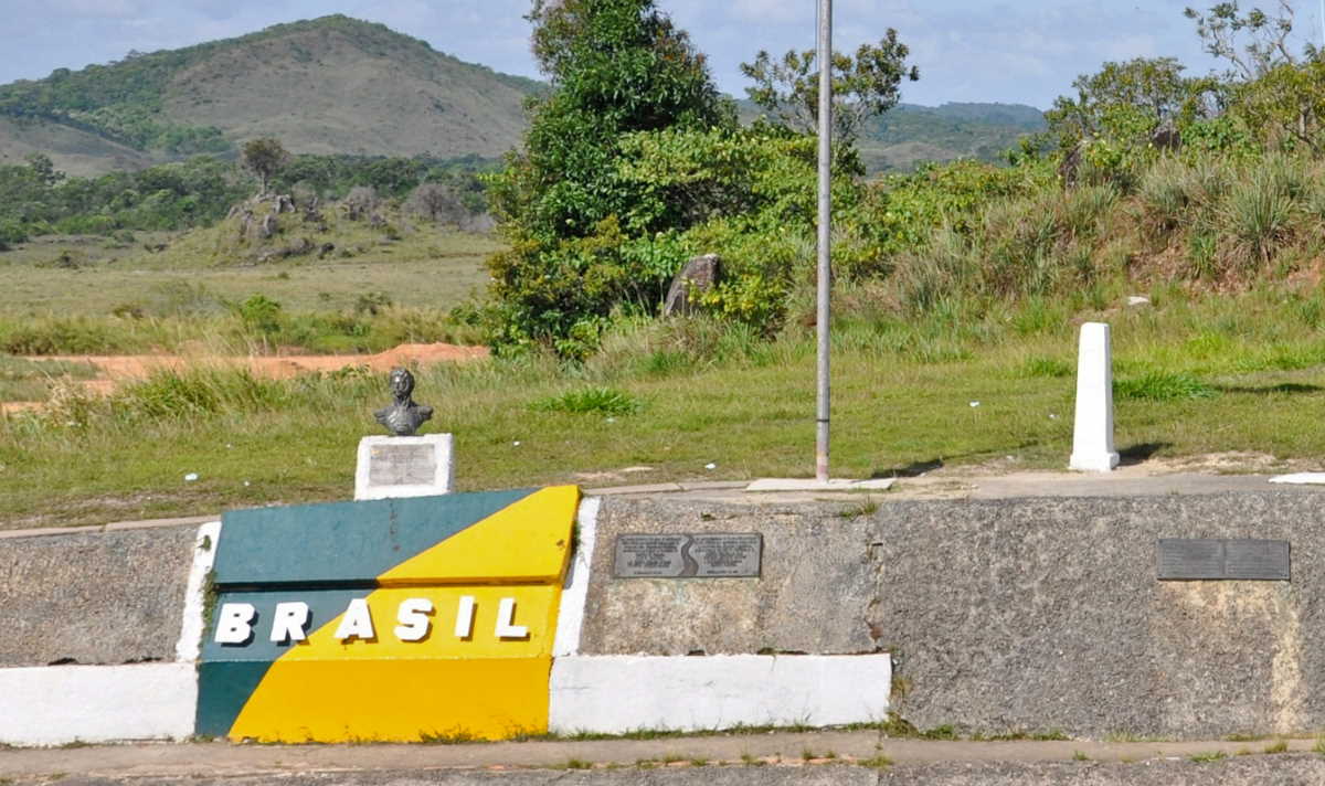 Brazil reopens borders despite no decrease in coronavirus cases ...