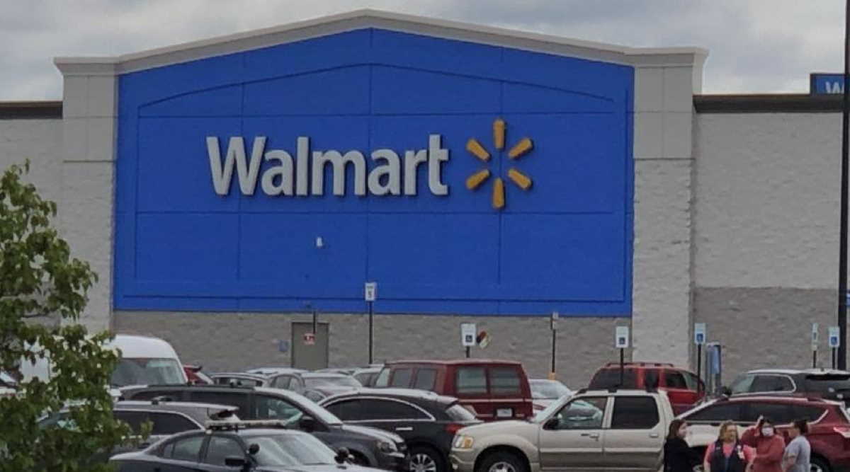 Walmart brings the big screen to its parking lots starting August 14 ...