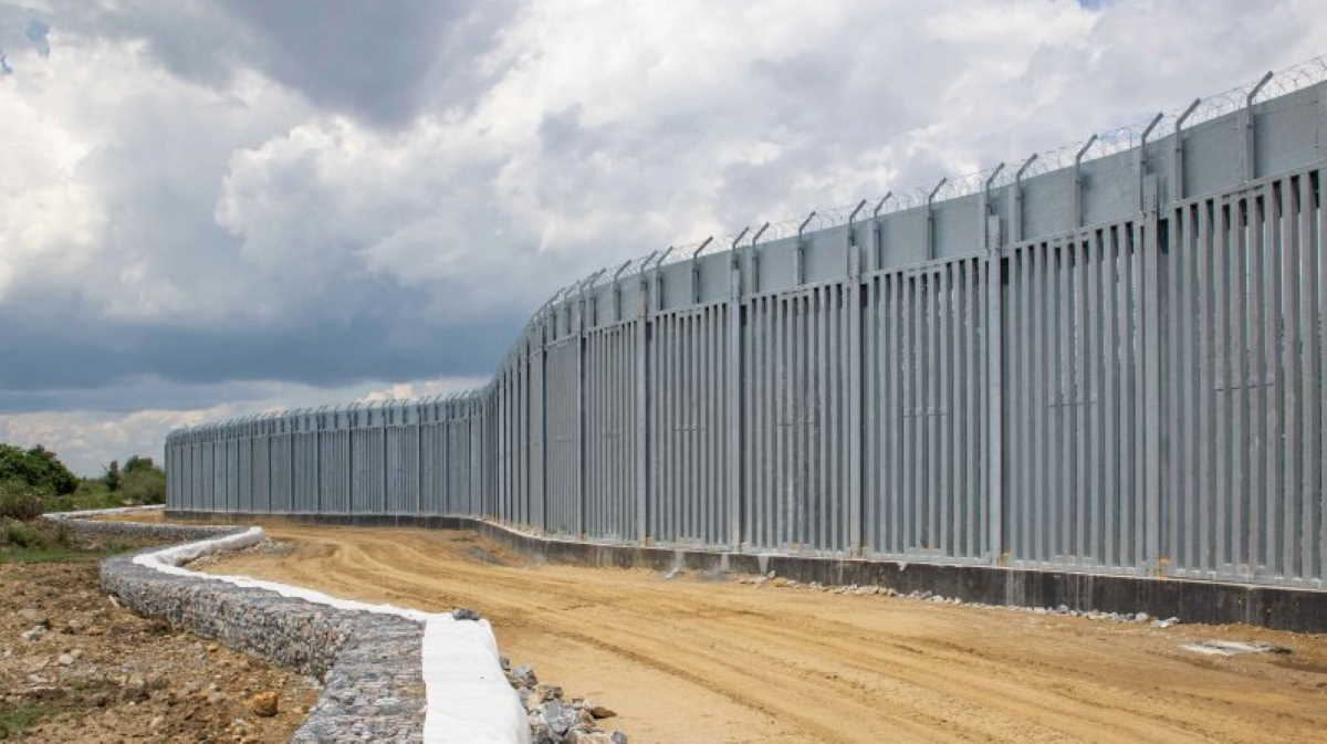 Greece erects steel wall at Turkey border to deter Afghan refugees ...