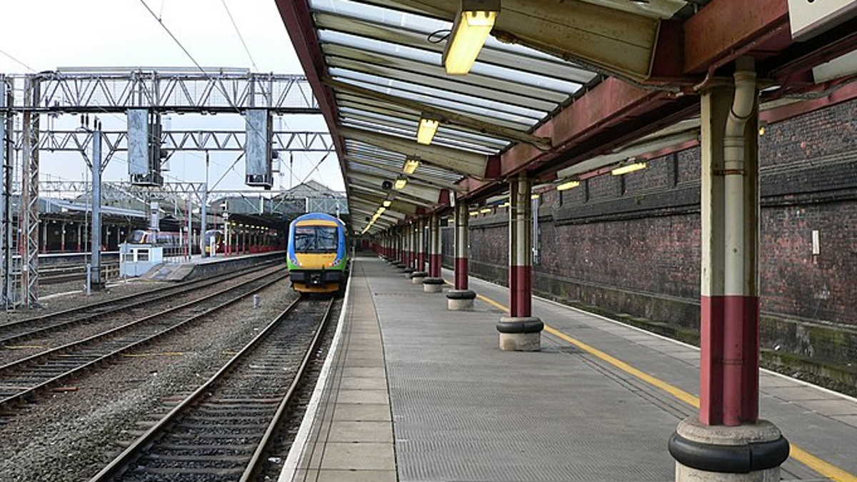 UK: Rail network facing signalling shortages as Unipart workers in ...