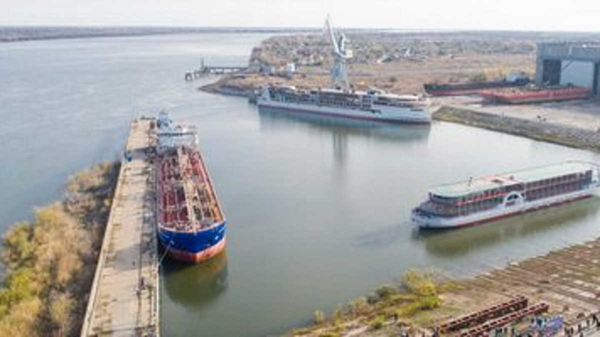 First ship with 3,000 t of grain sails for Iran from port SEZ in ...