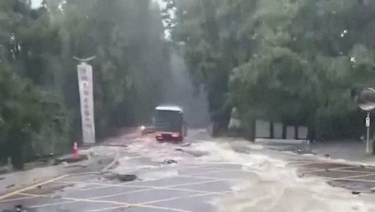 Typhoon Khanun forecast to strike South Korea this week | News | POST ... Typhoon Khanun forecast to strike South Korea this week | News | POST ...