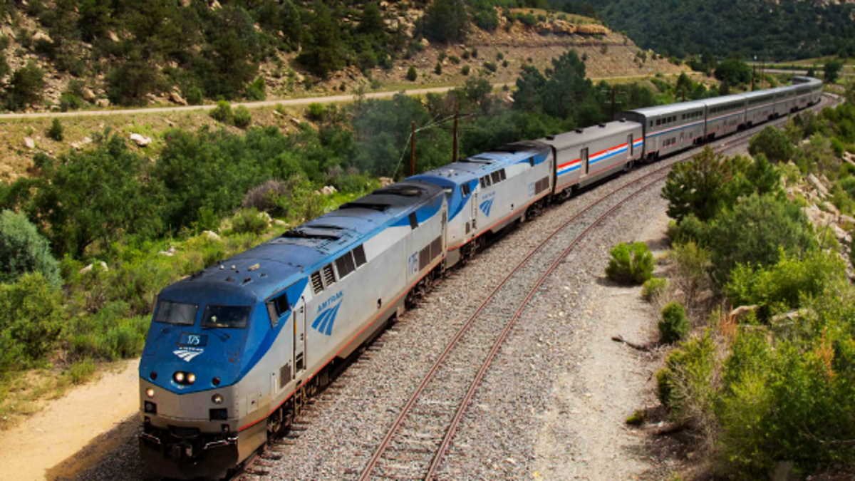 Amtrak cancels some long-haul trains on threat of freight strike ...