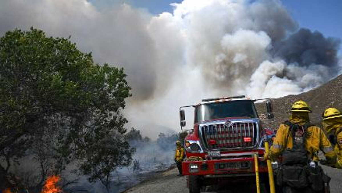Southern California wildfire triples in size in around 24 hours | News ...