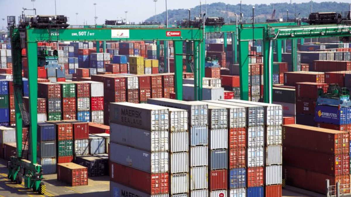 India to build 300 rail-linked freight terminals in next five years ...