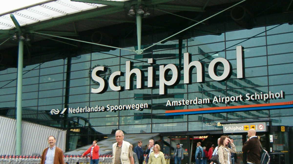 Schiphol places cap on number of travellers | Business | POST Online Media