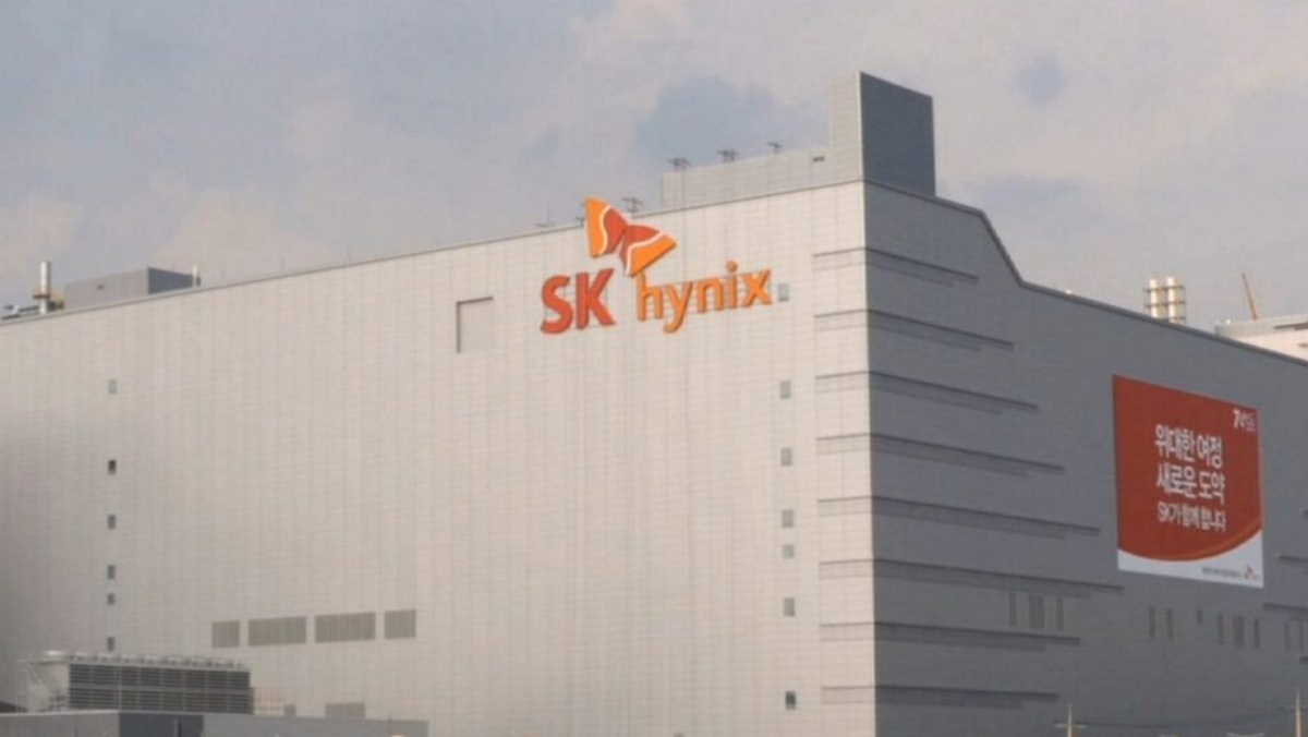 SK Hynix to invest $11 billion in new South Korea chip plant ...