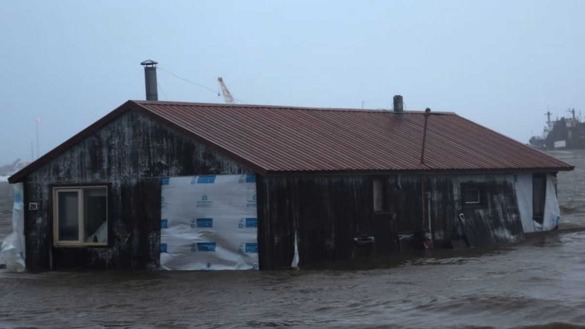 Remnants of Typhoon Merbok lashes Alaskan shore, severe coastal ...