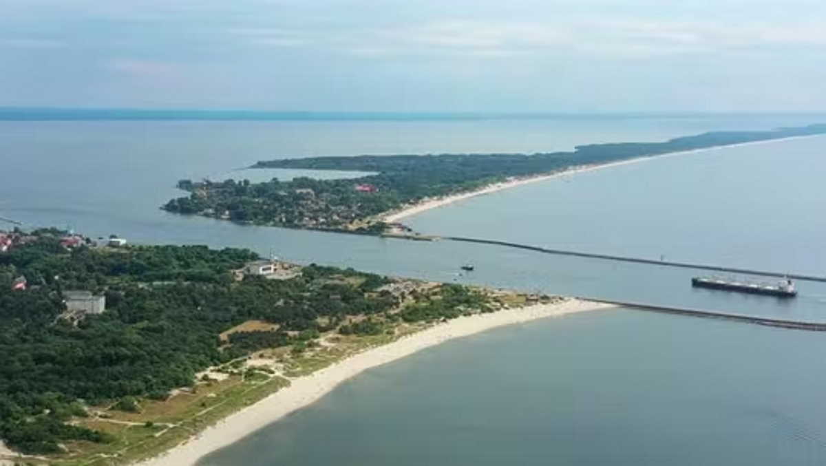 Poland opens new canal from Baltic Sea to port of Vistula Lagoon ...