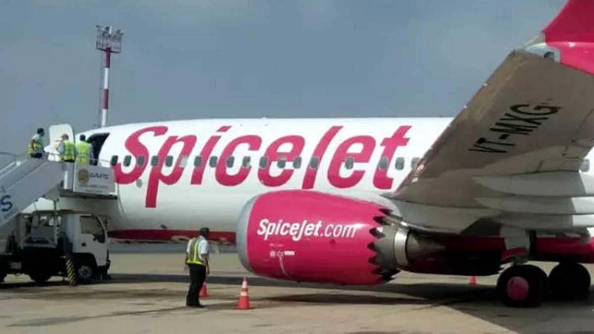 SpiceJet plane makes emergency landing at Hyderabad airport after smoke detected in cockpit ...