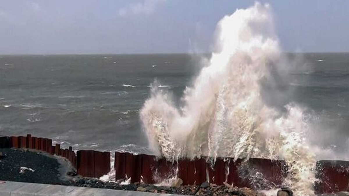 Cyclone Hamoon makes landfall in coastal Bangladesh | News | POST ...
