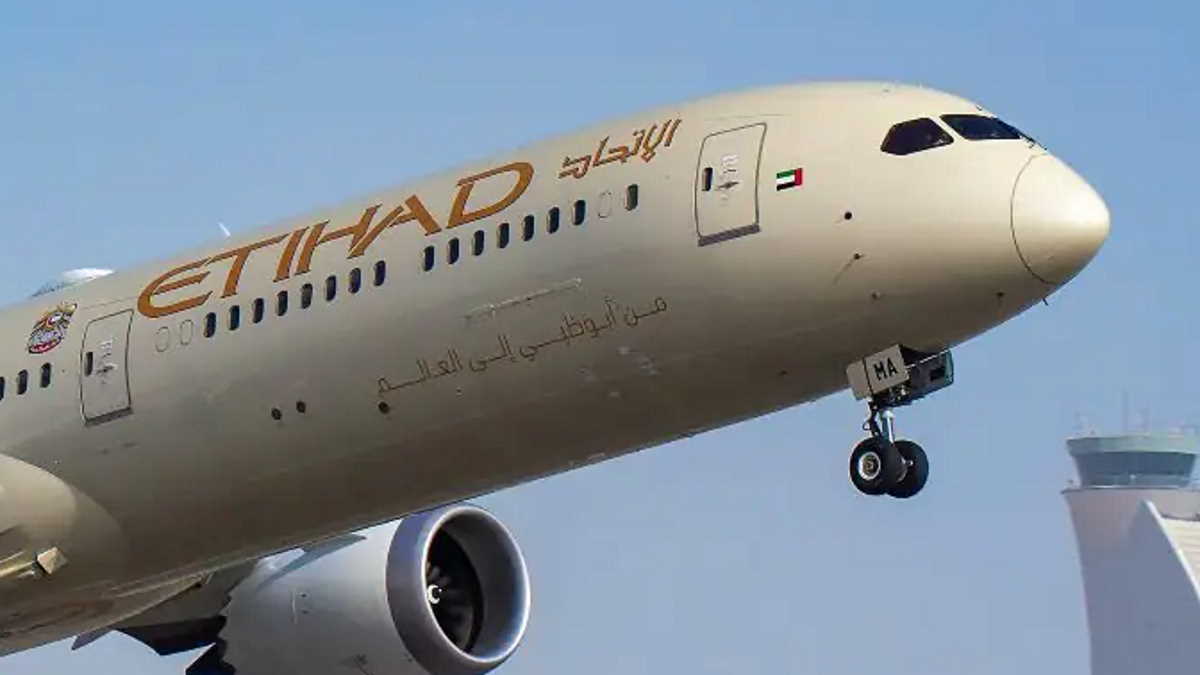 Etihad Airways A350 Abu Dhabi to Paris declares emergency | News | POST ...